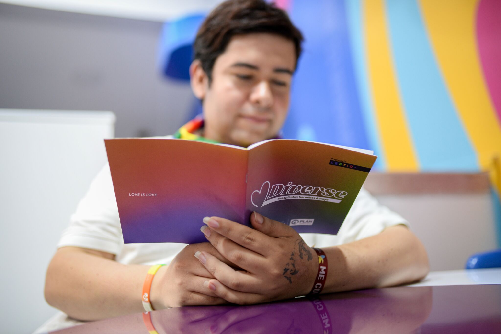 Abrazar al grito y la soledad desde el barrio: lideresas migrantes y ...